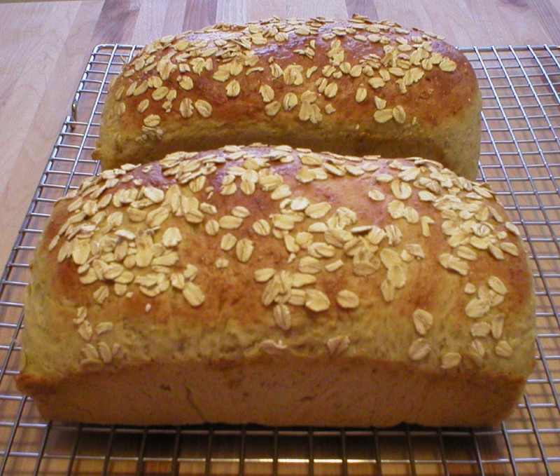 Homemade Oatmeal Bread (A Recipe From My Bakery)